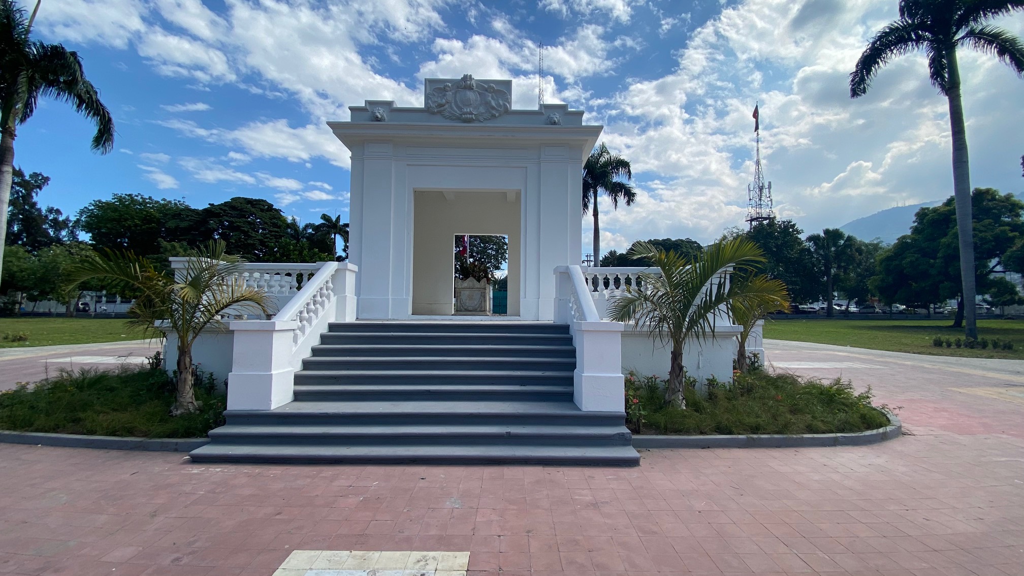 IMG_2733 - AyiboPost