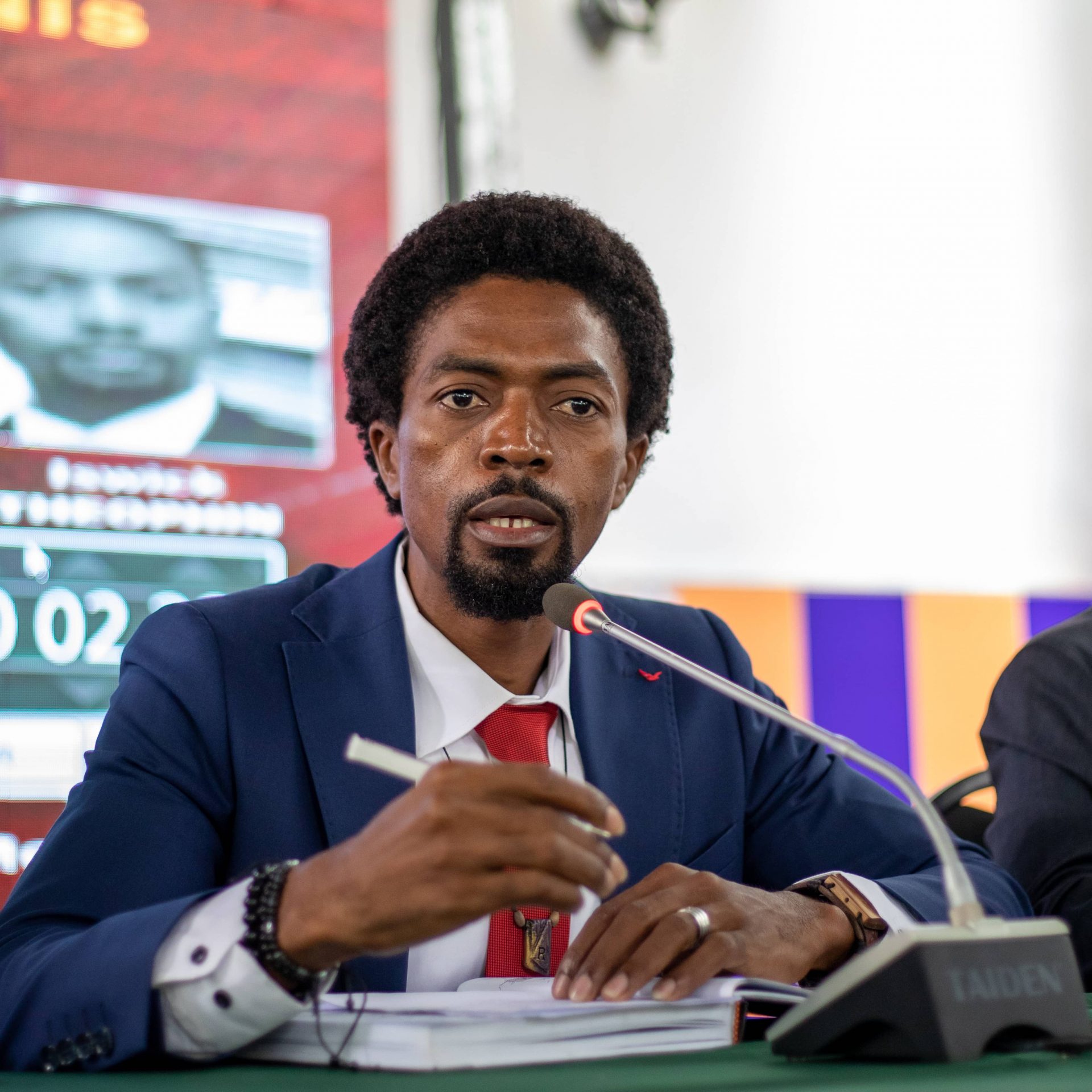 b74a9113 - AyiboPost