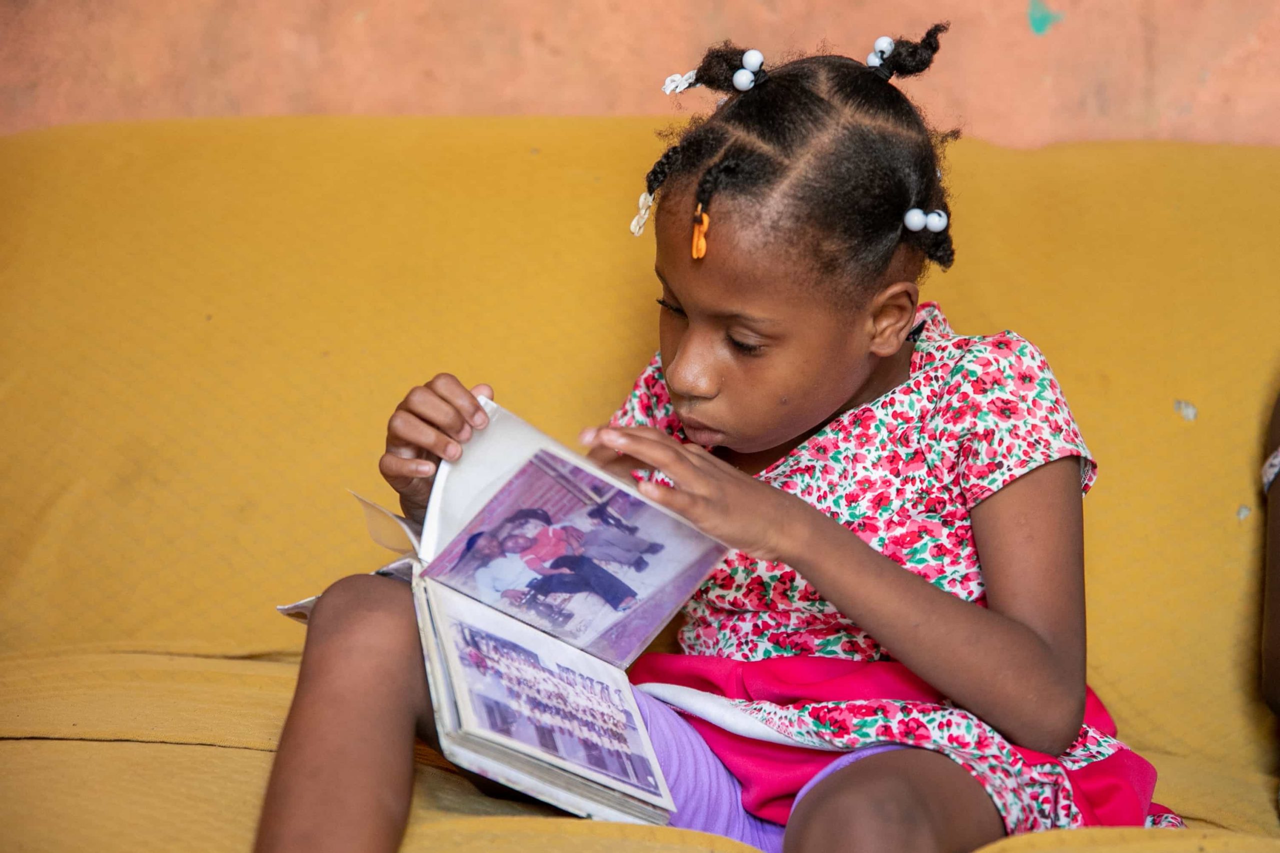 Après la mort de son mari, elle s’occupe seule de sa fille autiste ...