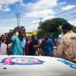 A-Delmas-19-la-PNH-erige-un-barricade-en-vue-dinterrompre-le-parcours ...